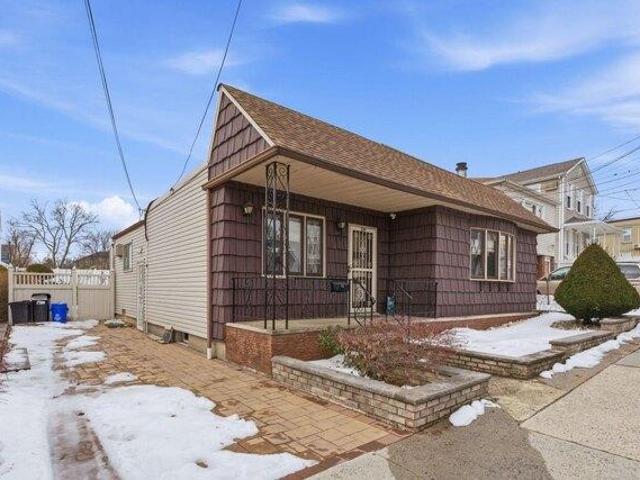 house with 4 bedroom, Secaucus NJ DS103158851