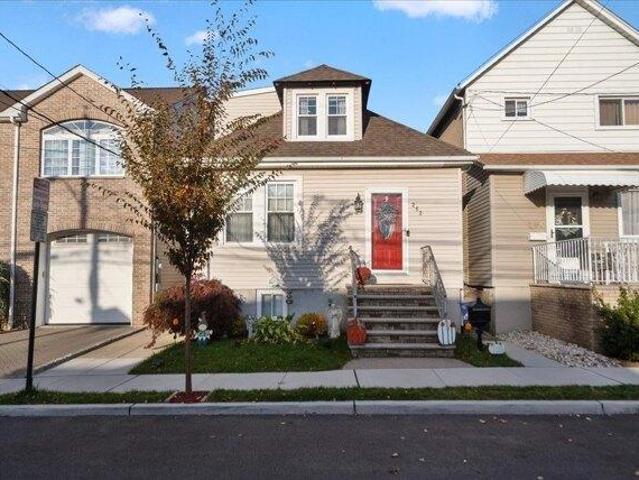 house with 4 bedroom, Secaucus NJ ES104789209