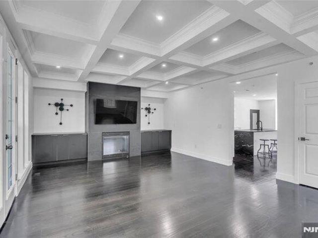 house with 4 bedroom, Secaucus NJ ES105233680