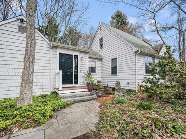 house with 4 bedroom, Seekonk MA DLS102560699