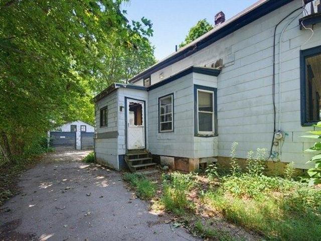 house with 4 bedroom, Seekonk MA ES104851799