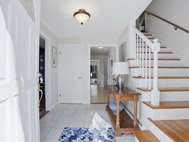 house with 4 bedroom, Seekonk MA ES105231436