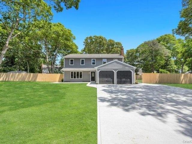 house with 4 bedroom, Selden NY ES103605728