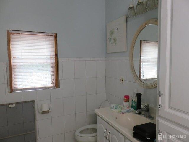 house with 4 bedroom, Sewaren NJ ES104152451