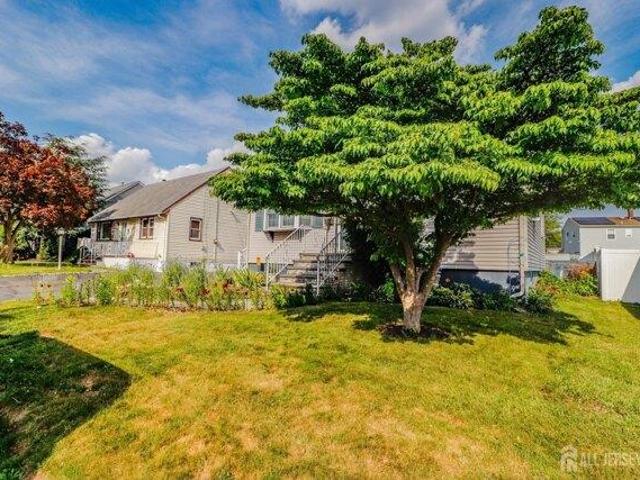 house with 4 bedroom, Sewaren NJ ES104330688