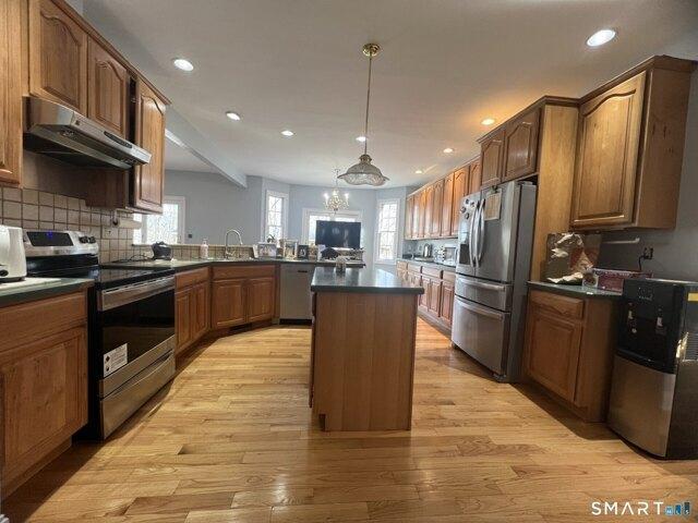 house with 4 bedroom, Seymour CT DLS101659923