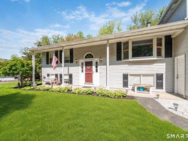 house with 4 bedroom, Seymour CT ES104237184