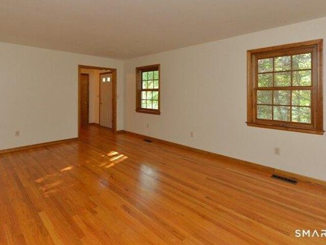 house with 4 bedroom, Seymour CT ES104848411