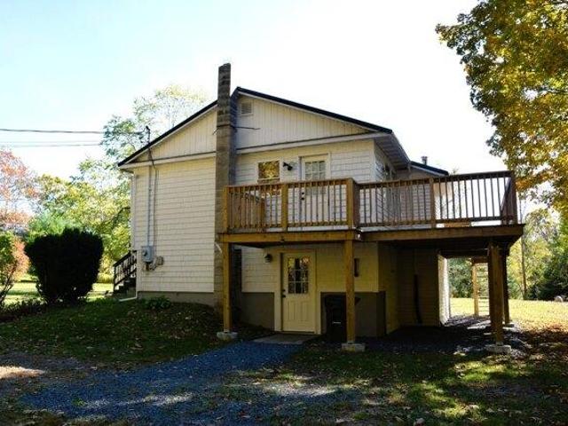 house with 4 bedroom, Skowhegan ME ES103927815
