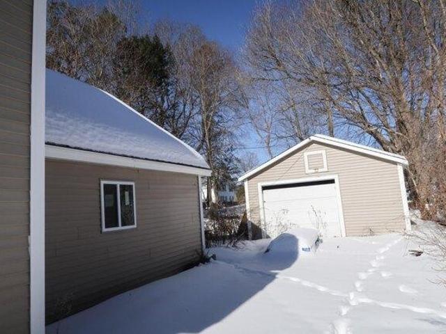 house with 4 bedroom, Skowhegan ME ES103098697