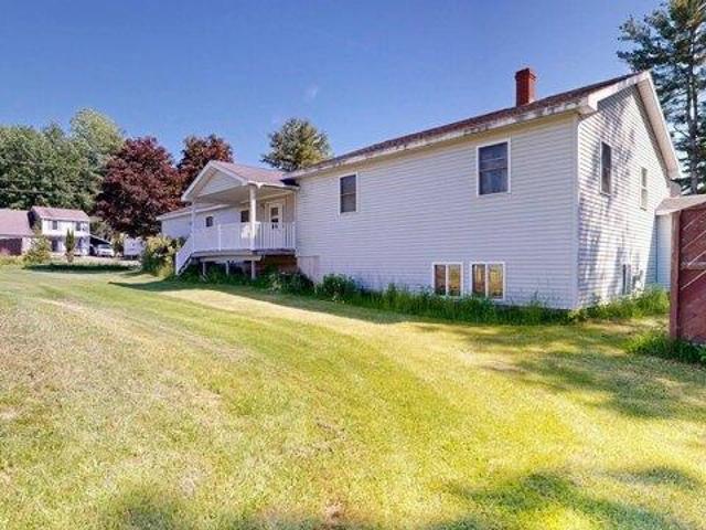 house with 4 bedroom, Skowhegan ME ES105193358