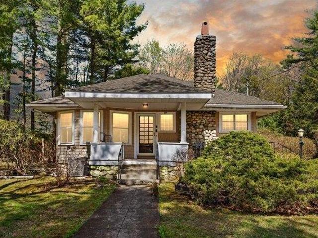 house with 4 bedroom, Sharon MA DLS102561294