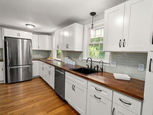 house with 4 bedroom, Sharon MA ES103495998