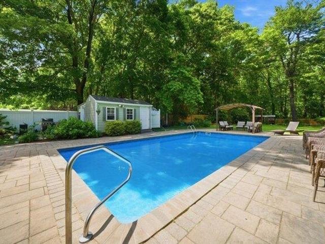 house with 4 bedroom, Sharon MA ES105123882