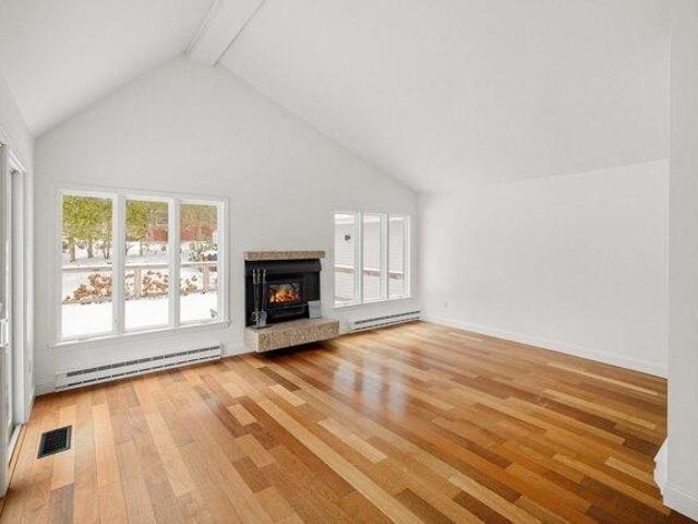 house with 4 bedroom, Shelburne VT DLS103071330