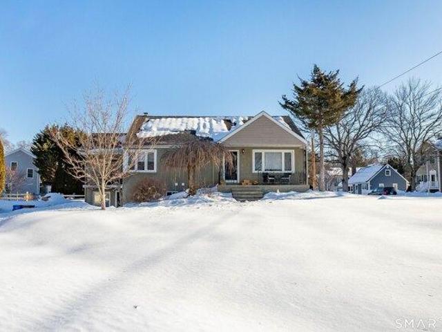 house with 4 bedroom, Shelton CT DLS101657821