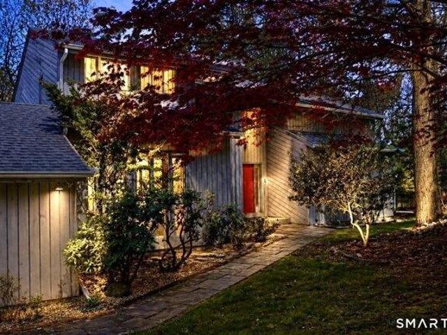 house with 4 bedroom, Shelton CT DLS102279339