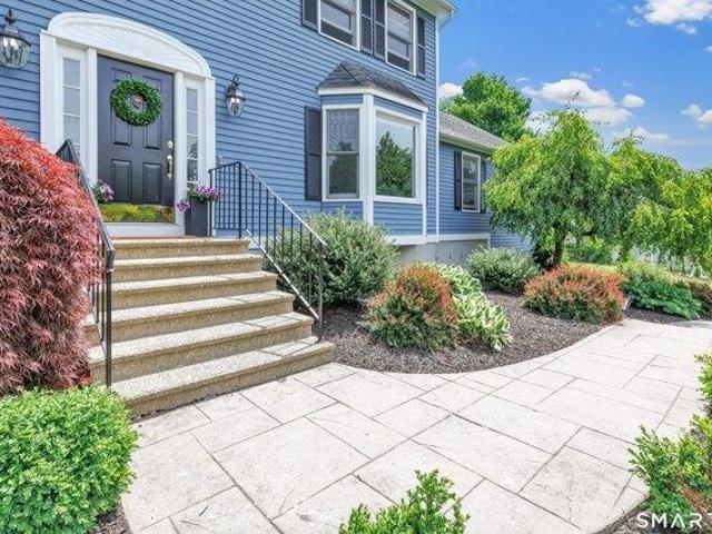 house with 4 bedroom, Shelton CT DLS103073166