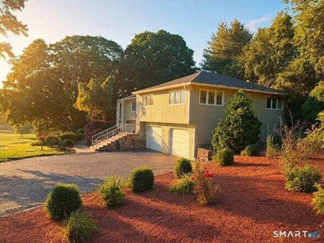 house with 4 bedroom, Shelton CT DS104189224