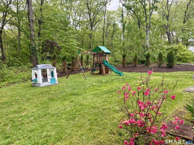 house with 4 bedroom, Shelton CT DS102725950