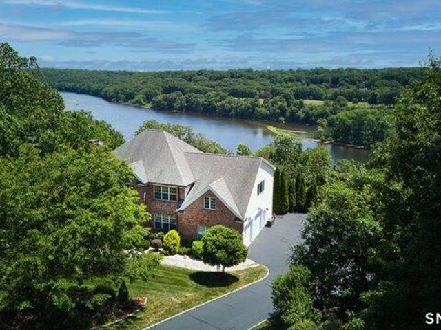 house with 4 bedroom, Shelton CT ES104114388