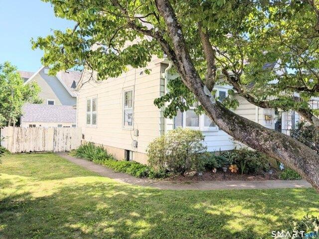 house with 4 bedroom, Shelton CT ES104153500