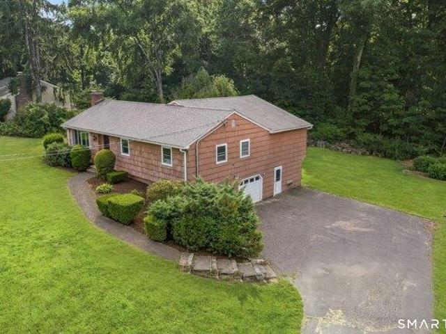 house with 4 bedroom, Shelton CT ES104807670