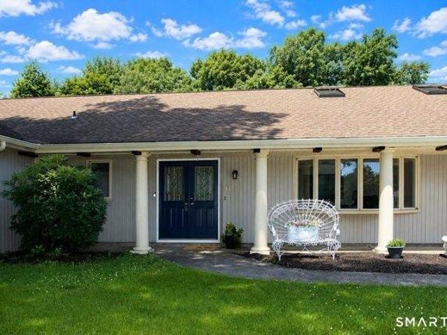 house with 4 bedroom, Shelton CT ES104807879