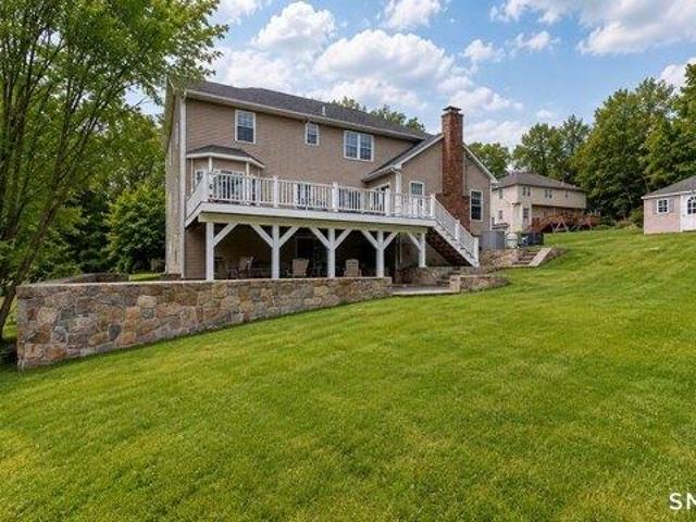 house with 4 bedroom, Shelton CT ES104869723