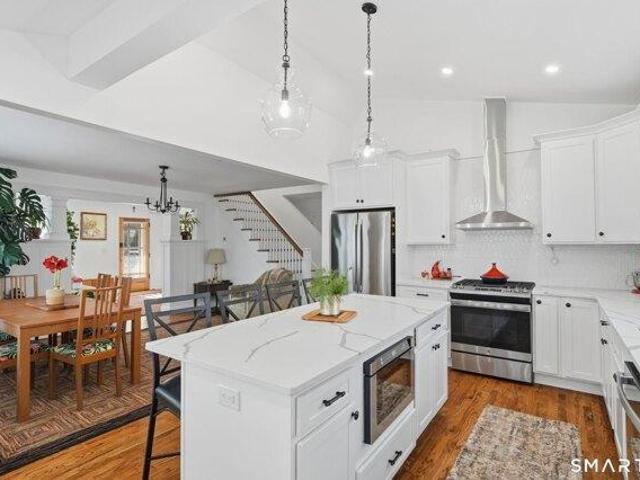 house with 4 bedroom, Shelton CT ES105122796