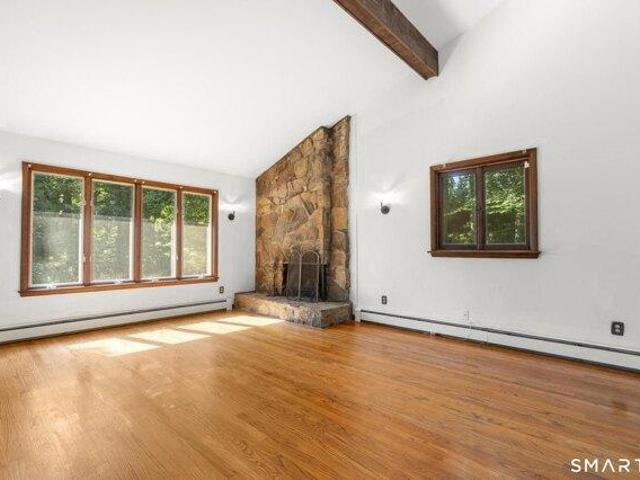 house with 4 bedroom, Shelton CT ES105158127