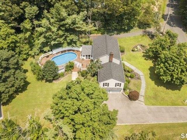 house with 4 bedroom, Shelton CT ES105160206