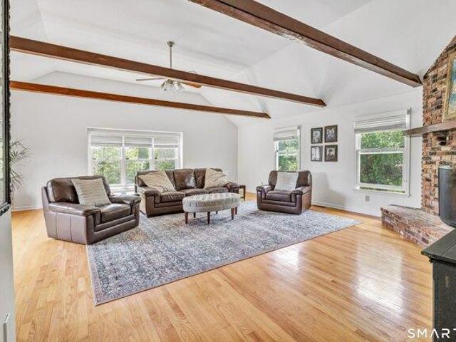 house with 4 bedroom, Shelton CT ES103073166