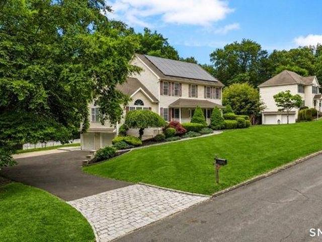 house with 4 bedroom, Shelton CT ES103605153