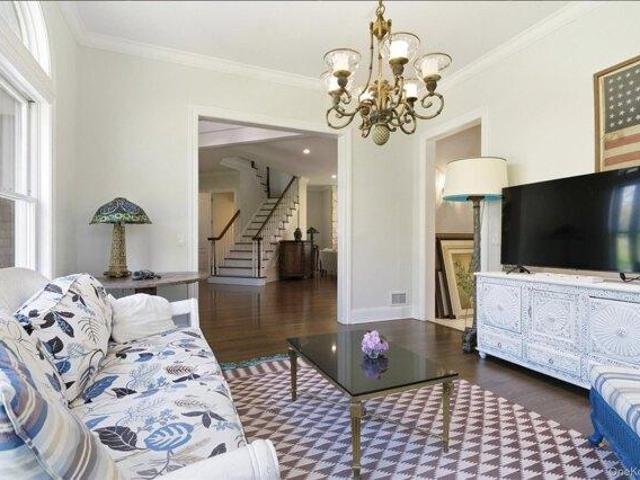 house with 4 bedroom, Shelter Island NY ES103602293