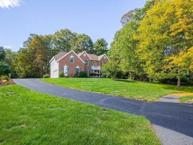 house with 4 bedroom, Shrewsbury MA DLS102371282