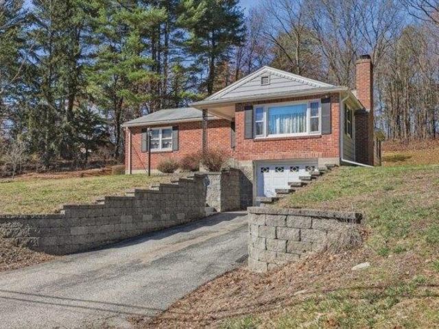 house with 4 bedroom, Shrewsbury MA DLS102371467