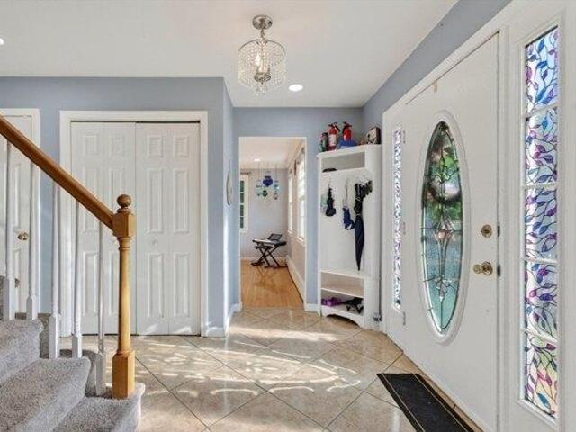 house with 4 bedroom, Shrewsbury MA ES104788544