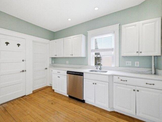 house with 4 bedroom, Shrewsbury MA ES104833848