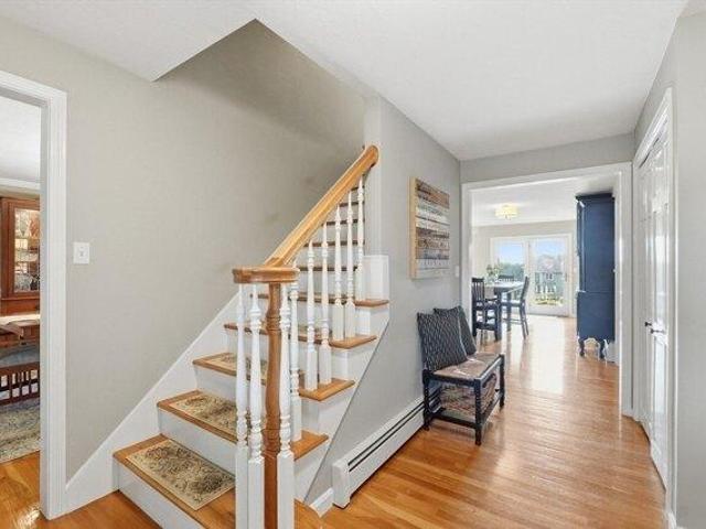 house with 4 bedroom, Shrewsbury MA ES105040638
