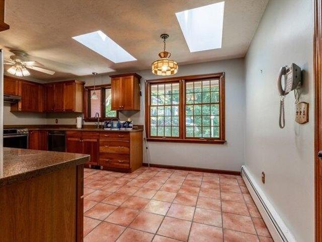 house with 4 bedroom, Shrewsbury MA ES105095728