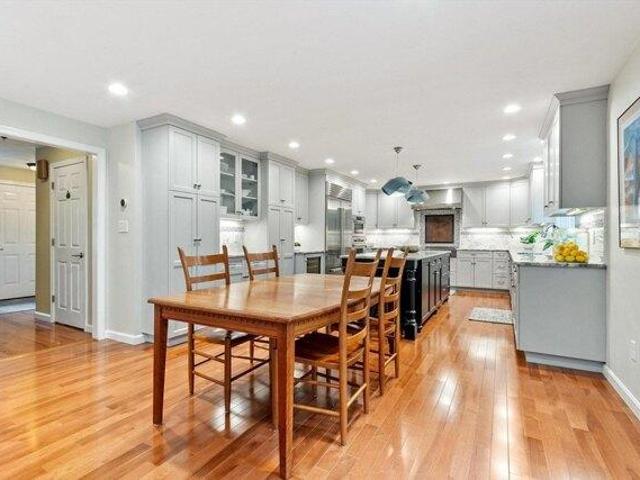 house with 4 bedroom, Shrewsbury MA ES105092610