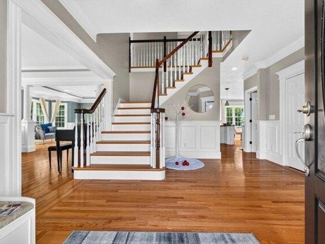 house with 4 bedroom, Shrewsbury MA ES105144362
