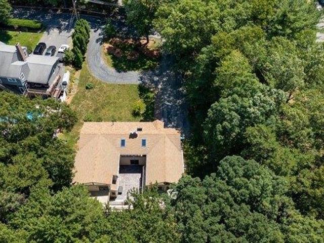 house with 4 bedroom, Shrewsbury MA ES105144796