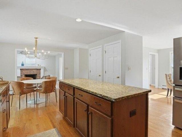 house with 4 bedroom, Shrewsbury MA ES105141071