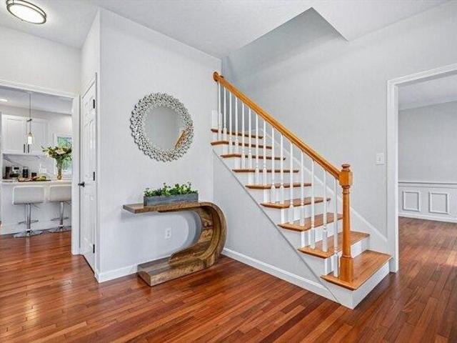 house with 4 bedroom, Shrewsbury MA ES103035934