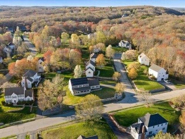house with 4 bedroom, Shrewsbury MA ES103070234