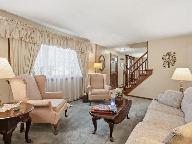 house with 4 bedroom, Shrewsbury MA ES103442643