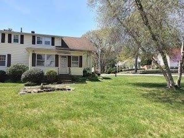 house with 4 bedroom, Shrewsbury MA ES103499558