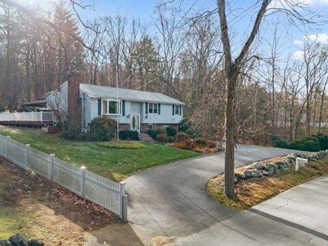 house with 4 bedroom, Shrewsbury MA ES103774217